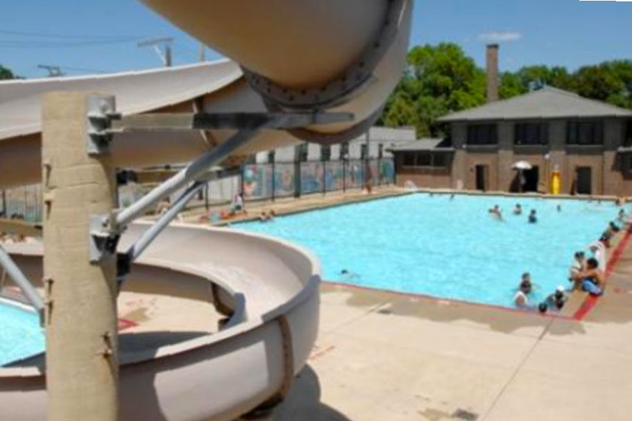 7 Neighborhoods Where You Can Swim for Free at Chicago Park District ...